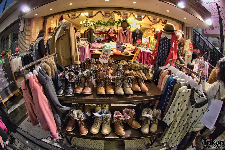 Harajuku Christmas Pictures 2011 – Takeshita Dori, Cat Street, LaForet ...