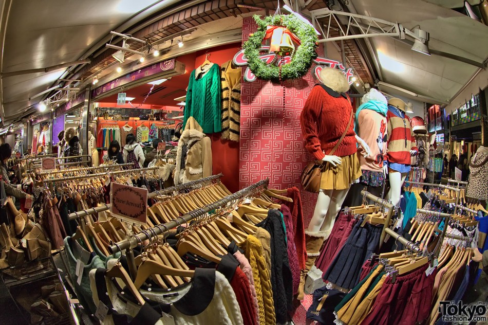 Harajuku Christmas Pictures 2011 – Takeshita Dori, Cat Street, LaForet ...