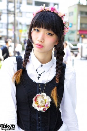 Corset Vest & Japanese Braids Hairstyle – Tokyo Fashion News