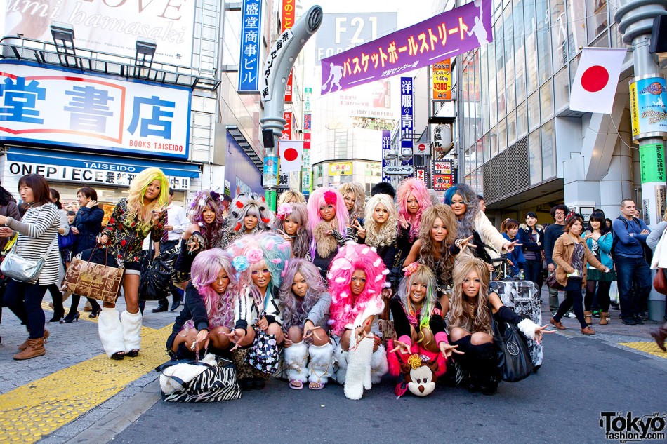 Gyaru United: Japan’s Black Diamond Gals Champion a Kuro Gyaru ...