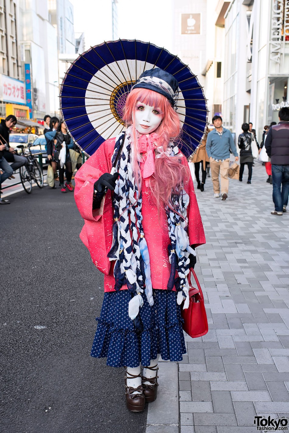 Minori’s Amazing Shiro-Nuri Makeup, Pink Hair & Kimono Coat in Harajuku ...
