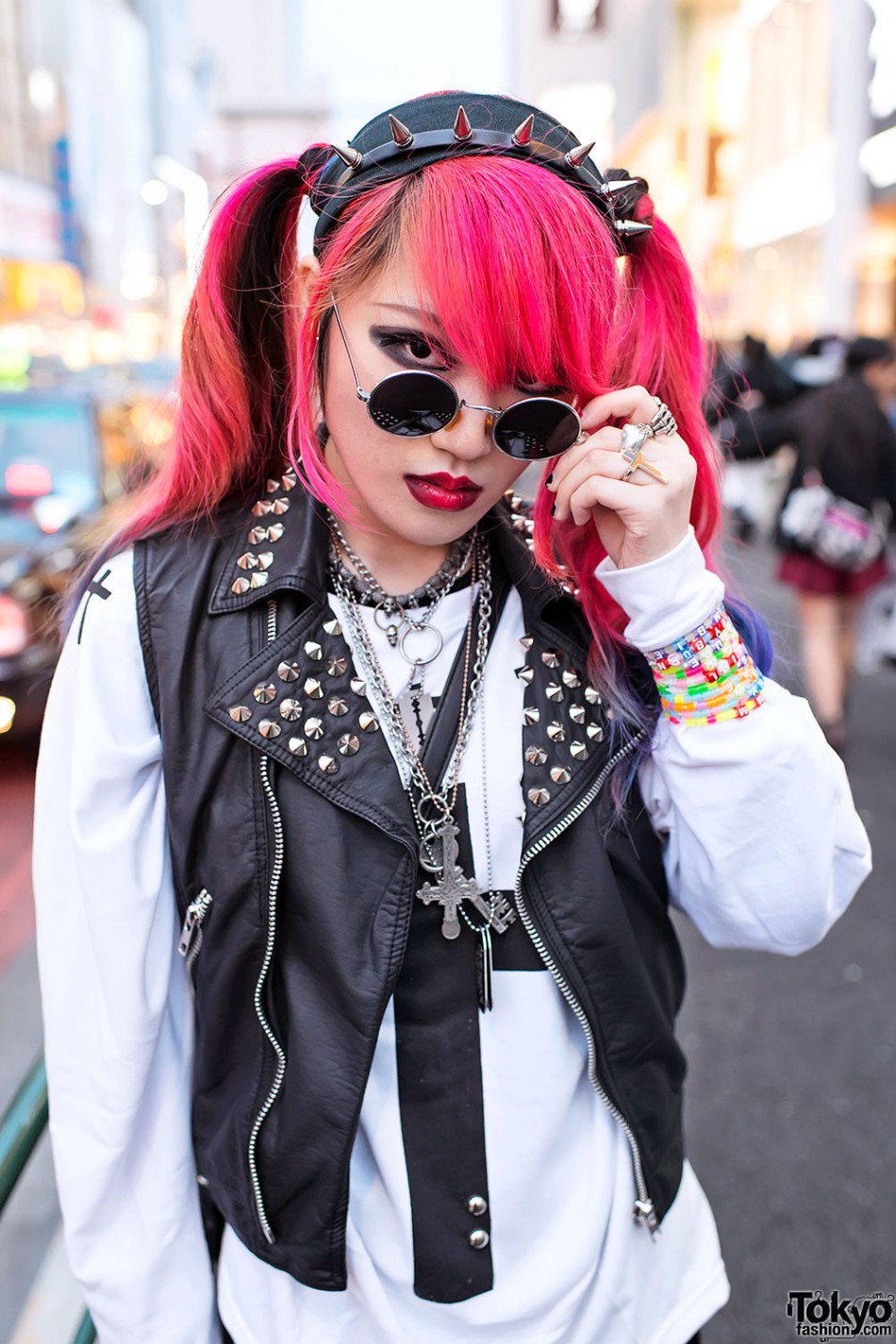 Harajuku Rock Girl w/ Dip Dye Hair, Spike Platforms & Studded Vest ...