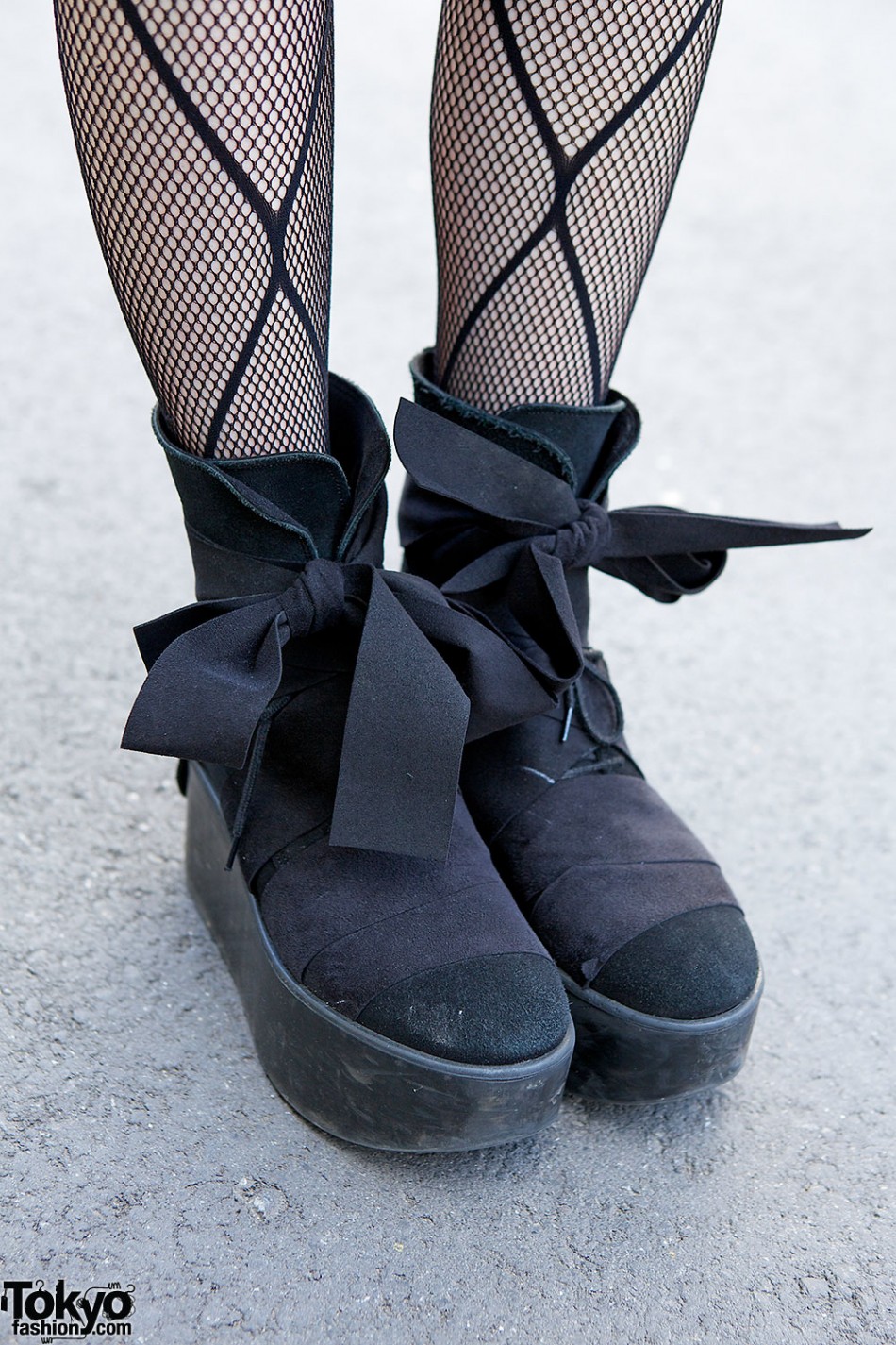 Shiina Ringo Fans w/ Dark Fashion & Handmade Accessories in Harajuku ...