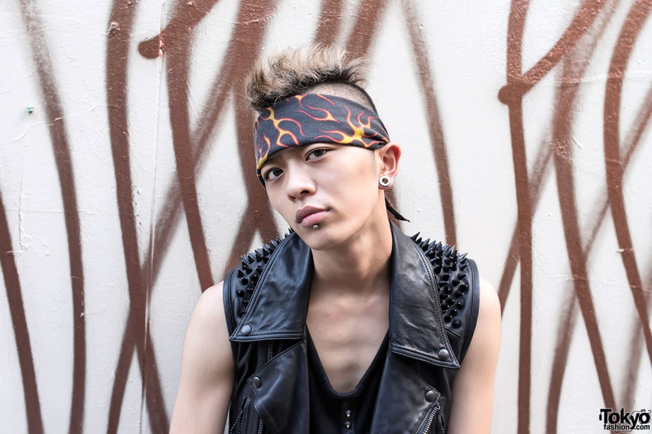 Harajuku Punk Style w/ Mohawk, Leather Vest, Creepers & Ripped Jeans ...