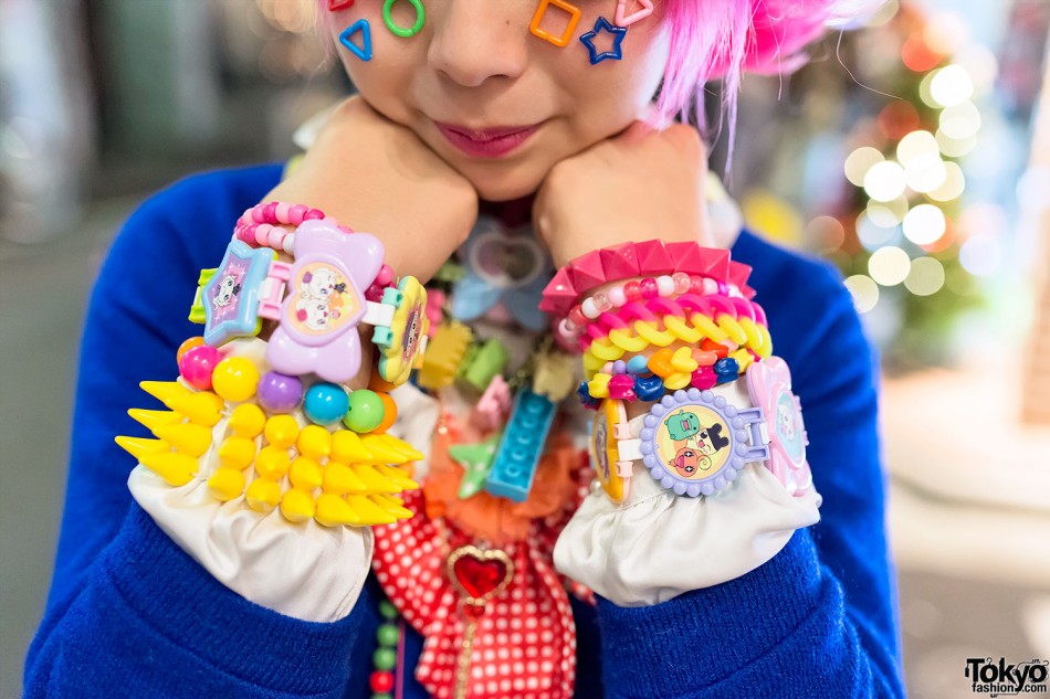 Harajuku Decora Girls w/ Tiaras, Hello Kitty, Care Bears & 6%DOKIDOKI ...