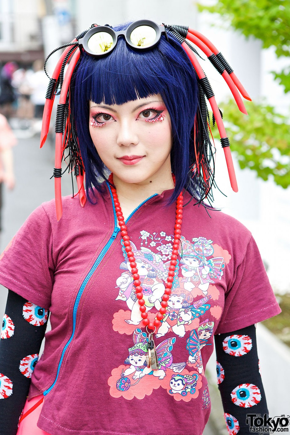 DJ Bazookistan w/ Takuya Angel Claws & Cyber Hair Falls in Harajuku ...