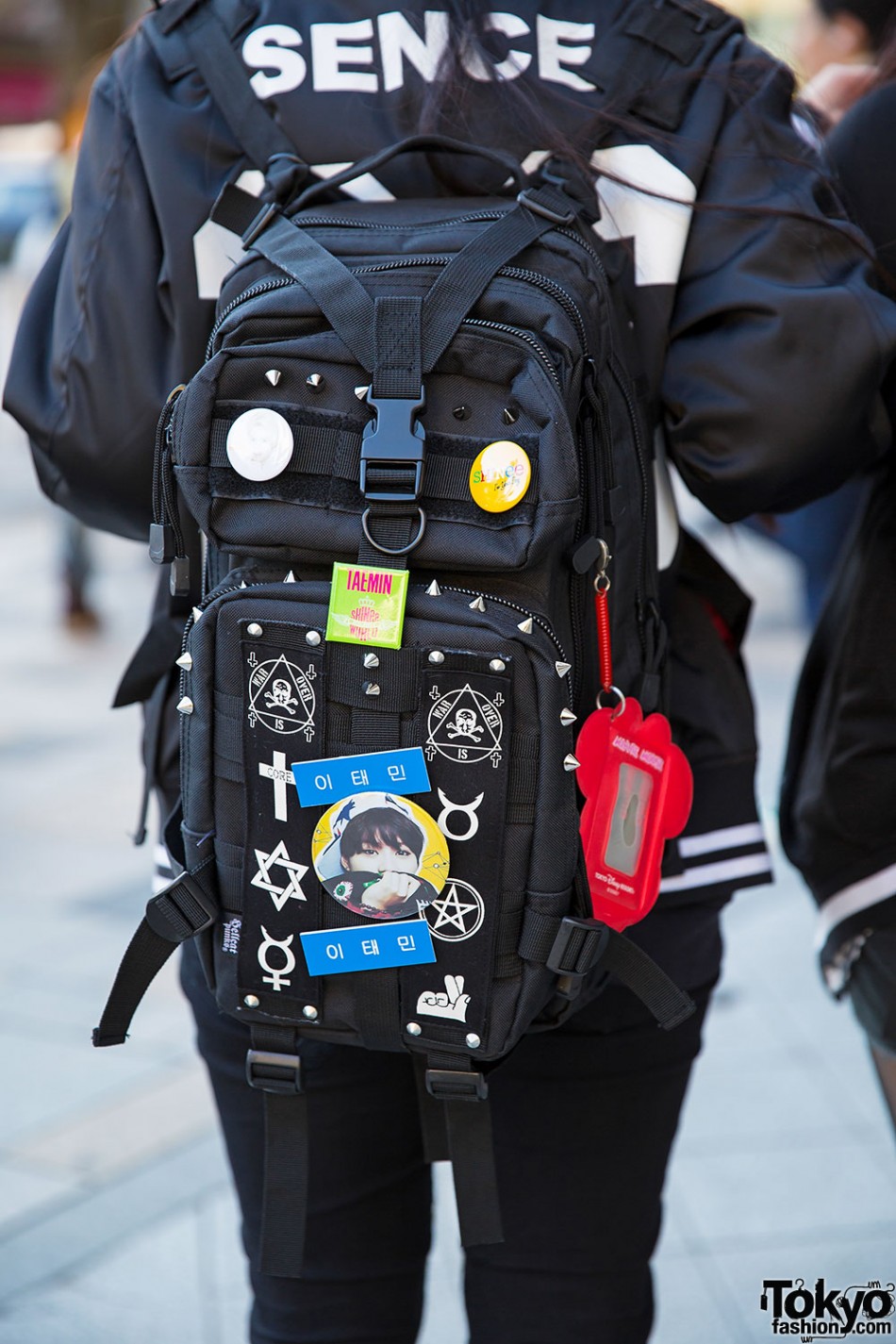 Harajuku Girls in Matching Hellcatpunks Backpacks & YRU Platforms ...