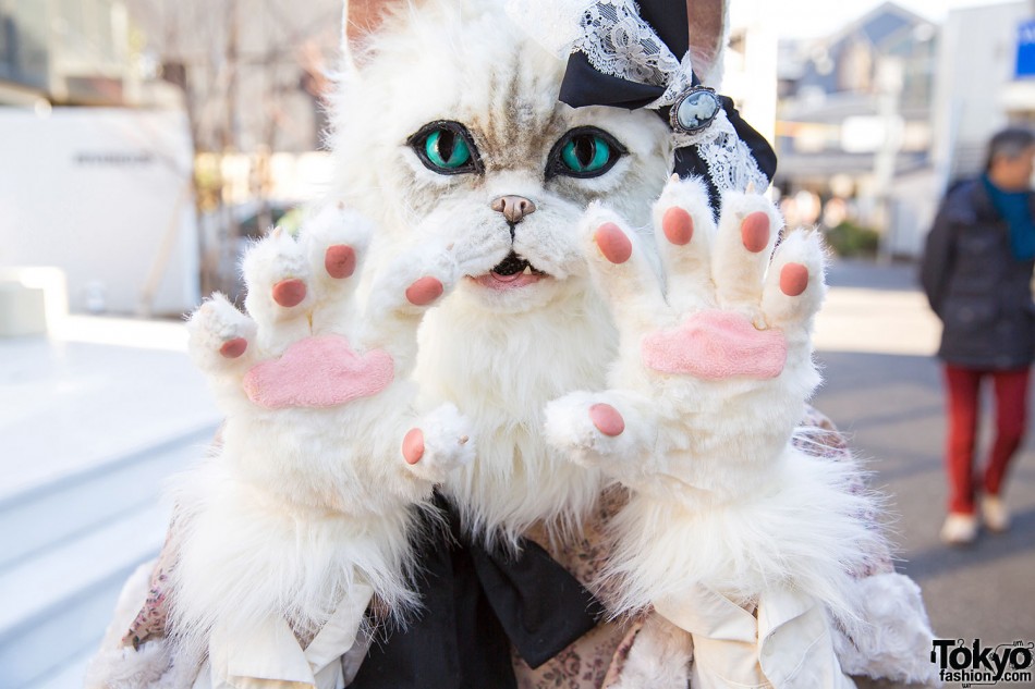 Harajuku Fox & Cat in Handmade Fashion, Body Line & Shimamura – Tokyo ...