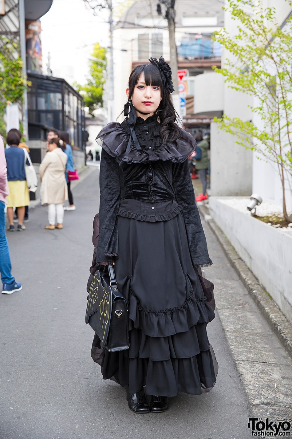 Gothic Lolita Harajuku Girl in Innocent World Dress, Wings Handbag ...