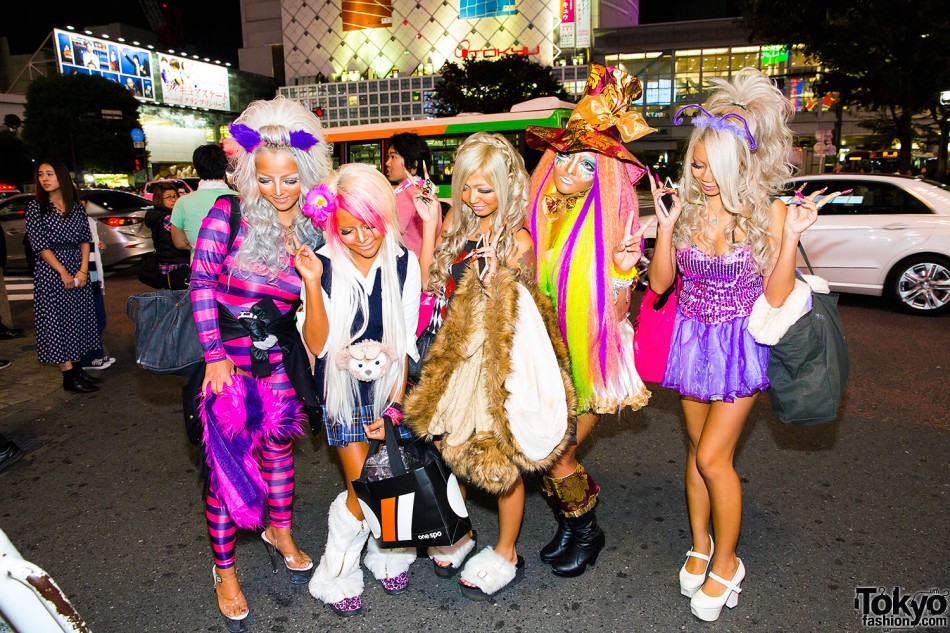 Halloween Eve in Japan – 150 Halloween Costume Pictures – Tokyo Fashion