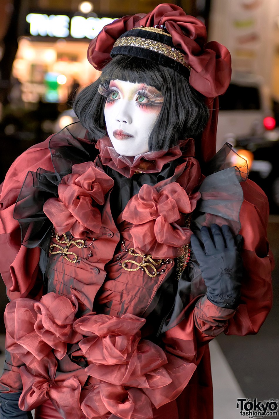 Japanese Shironuri Artist Minori Wearing Red Fashion in Harajuku ...