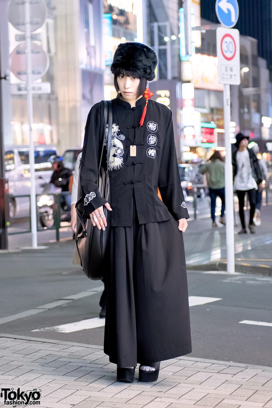 Harajuku Guy’s All Black Style w/ Dolls Kill, UNIF & Vivienne Westwood ...