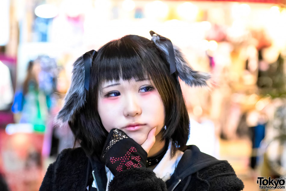 Harajuku Girl in Rock Style w/ Hypercore, ACDC Rag, Hellcat Punks ...