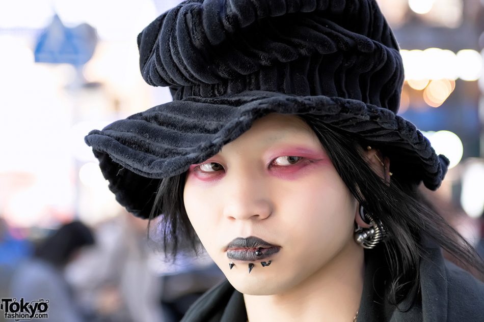 Gothic Harajuku Designer & Japanese Artist w/ Dark Fashion & Handmade ...