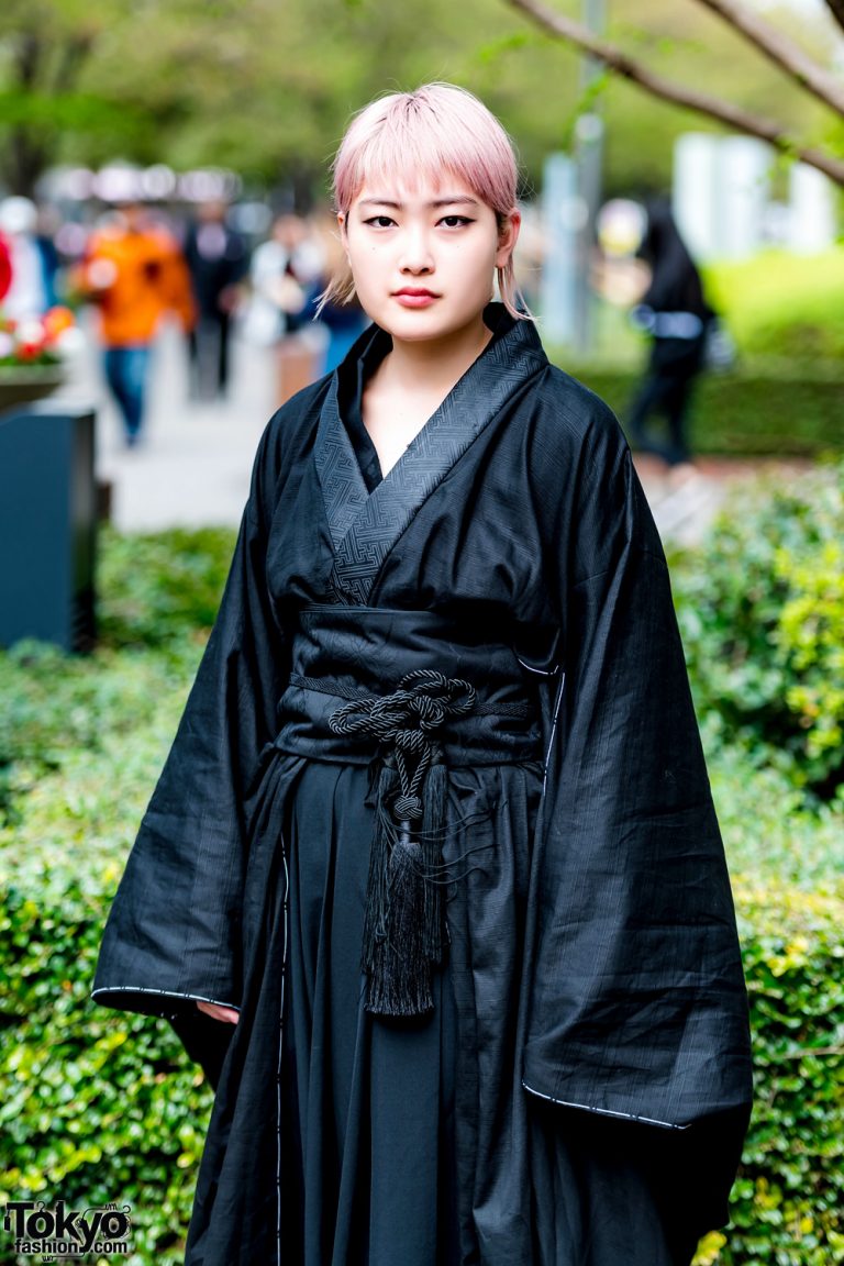 Black Japanese Kimono Street Style w/ Tricot Comme des Garcons & Dr ...