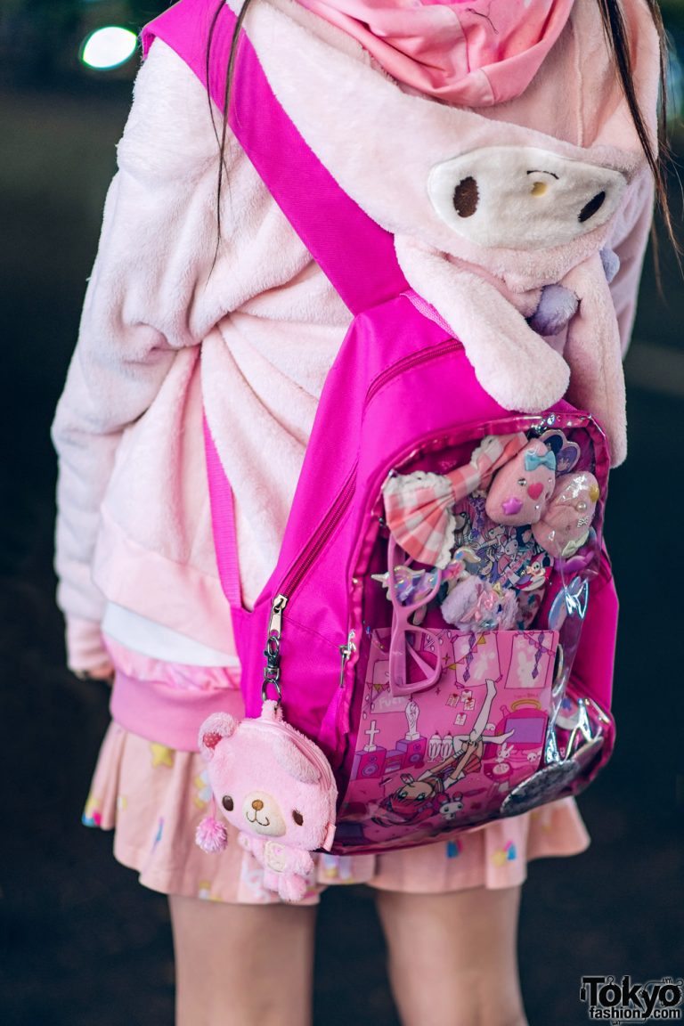 Harajuku Street Styles w/ Pink Hair, ACDC Rag, Buffalo Bob’s, Ozz Croce ...