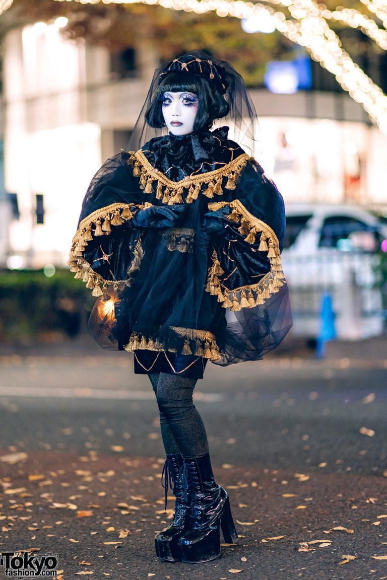 Japanese Shironuri Artist Minori in All-Black Vintage & Handmade Street ...