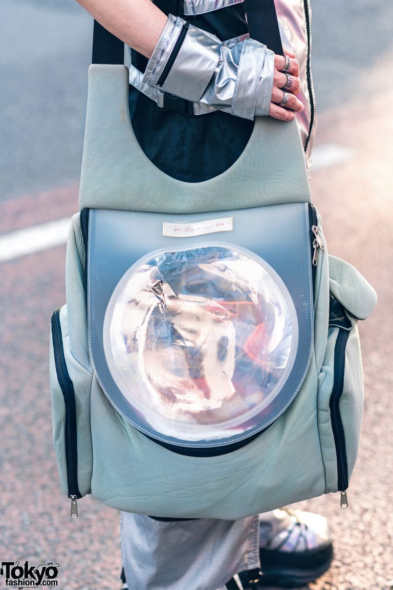 Japanese Artist Bisuko Ezaki & Atch in Aika Electronics Cyber Street ...