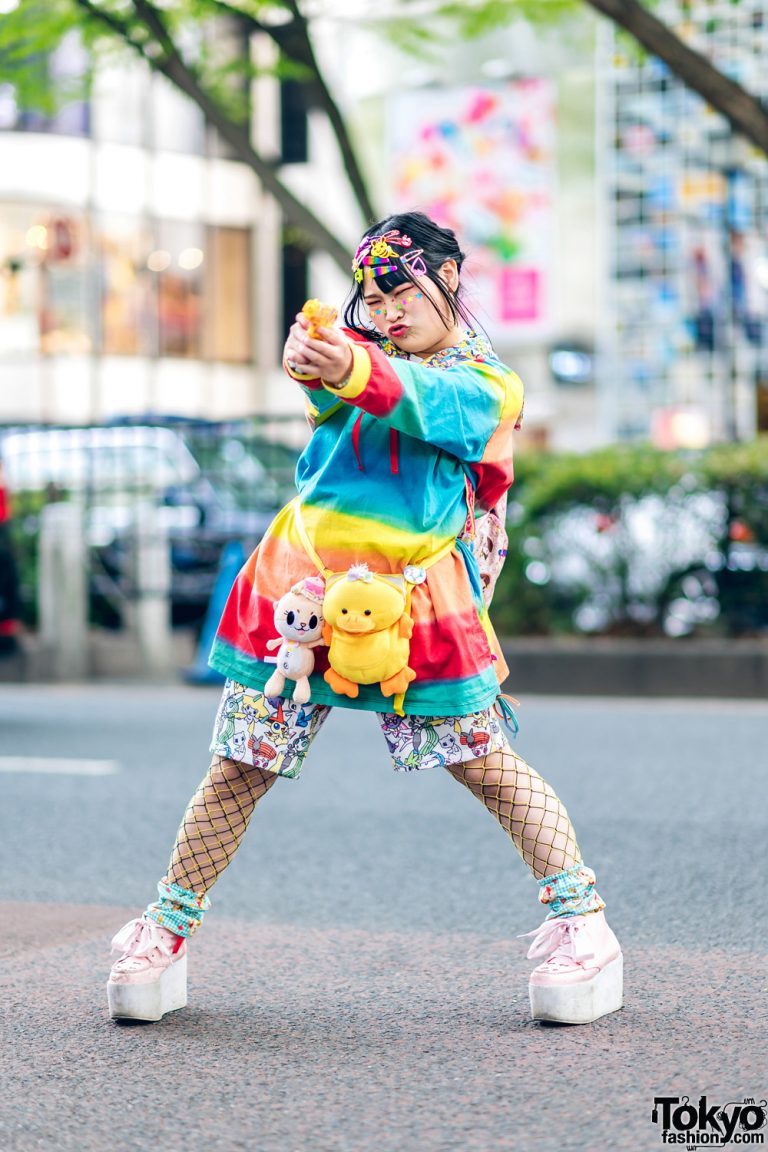 Decora Streetwear Style w/ Multiple Hair Clips, El Rodeo Rainbow Shirt ...