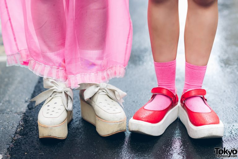 Japanese Twins in Kawaii Pink Harajuku Street Styles w/ Handmade Items ...