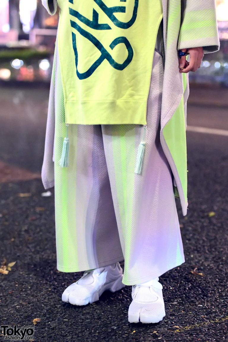 Hatra Japan Neon Street Style w/ Kazafutakoki Cowl Neck, Face Mask ...