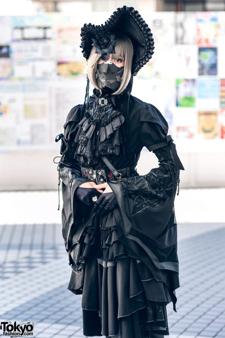 Gothic Japanese Steampunk Fashion w/ Face Mask, Bonnet, Floral ...