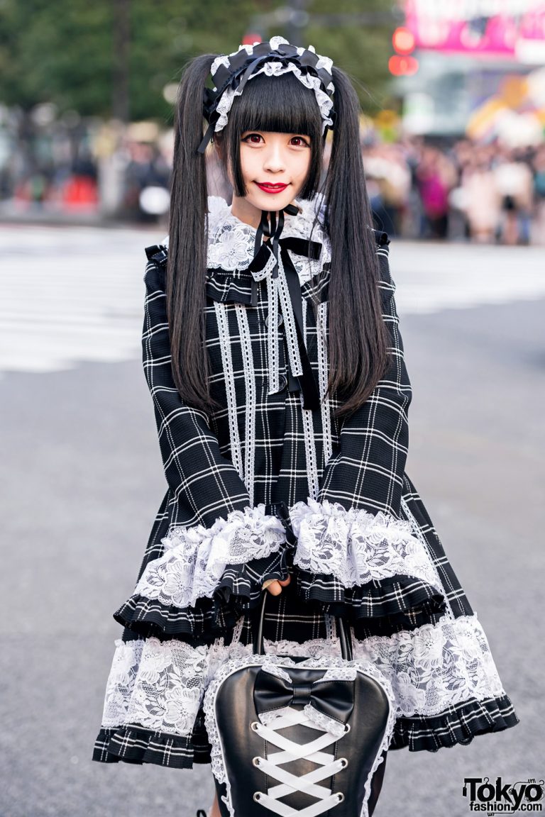 Japanese Gothic Lolita Style in Tokyo w/ Lace Headdress, Marble ...