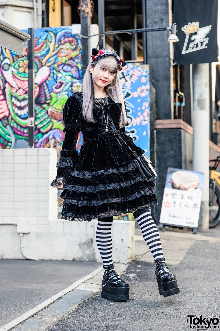 Japanese Pop Idol’s Gothic Lolita Style w/ Cat Ears Headdress, Vivienne ...