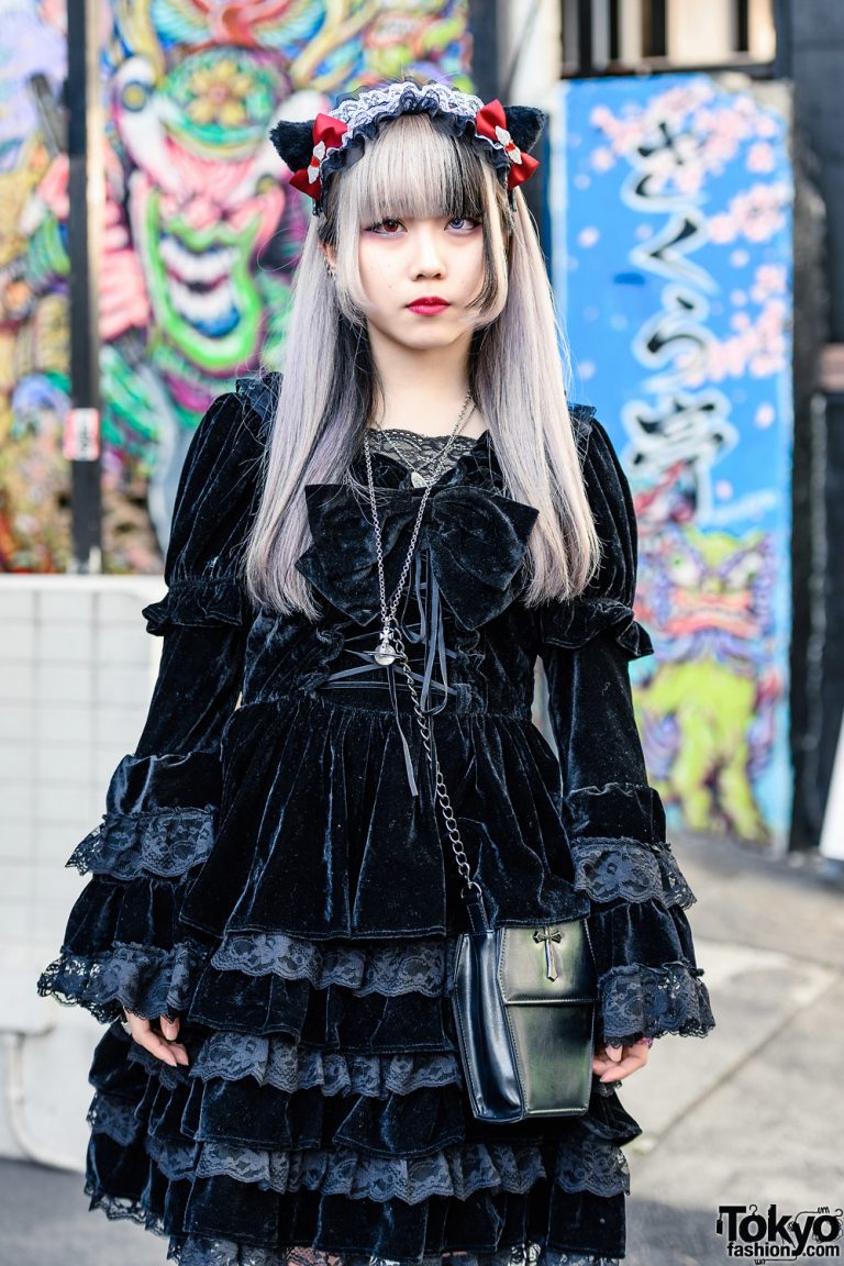 Japanese Pop Idol’s Gothic Lolita Style w/ Cat Ears Headdress, Vivienne ...