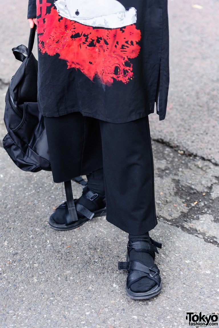 Minimalist Japanese Street Style w/ Yohji Yamamoto Graphic Top, Bucket Hat, Yohji Yamamoto ...
