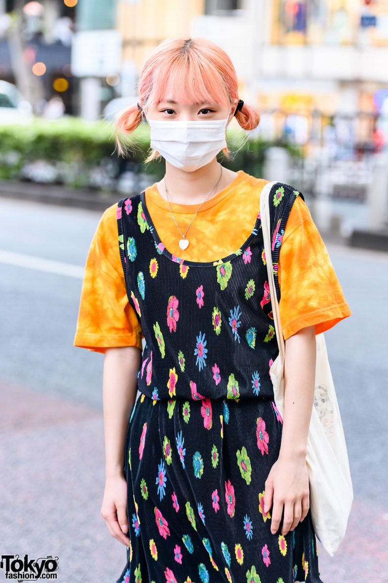 Japanese Fashion College Students w/ Peach Twin Buns, Pink Fringed Bob ...