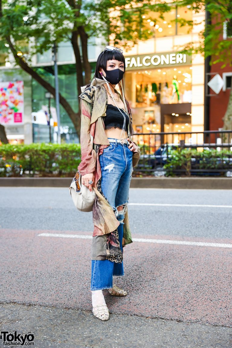 Harajuku Girl in Ripped Jeans Fashion w/ Lace Tube Top, GYDA Ripped Jeans, Resexxy Heels ...