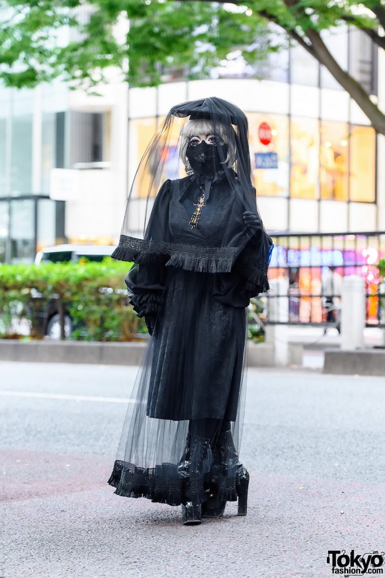 Japanese Shironuri Artist Minori in Dark Remake Harajuku Style w/ Black ...