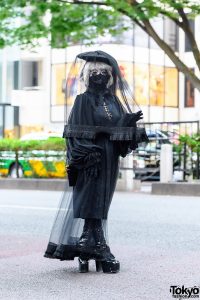 Japanese Shironuri Artist Minori in Dark Remake Harajuku Style w/ Black ...