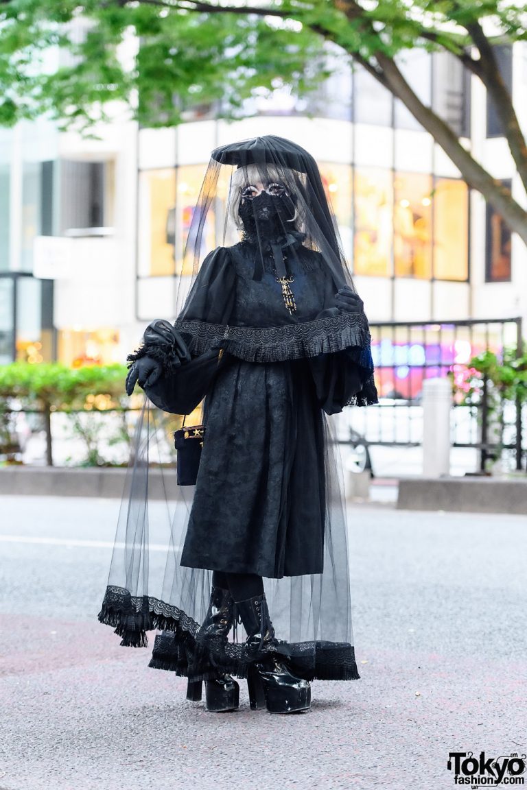 Japanese Shironuri Artist Minori in Dark Remake Harajuku Style w/ Black ...