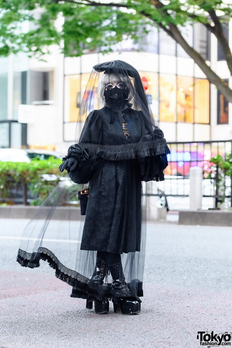Japanese Shironuri Artist Minori in Dark Remake Harajuku Style w/ Black ...