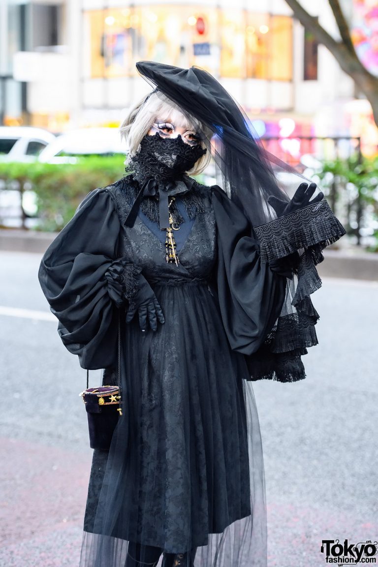 Japanese Shironuri Artist Minori in Dark Remake Harajuku Style w/ Black ...
