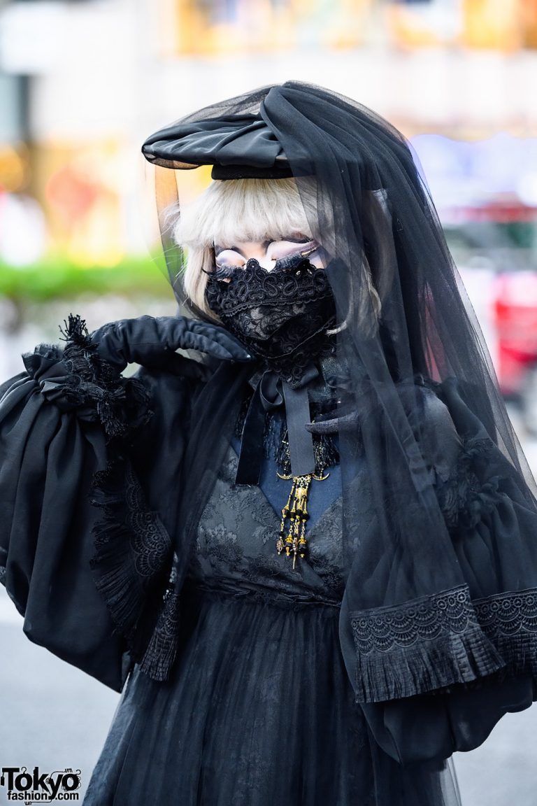Japanese Shironuri Artist Minori in Dark Remake Harajuku Style w/ Black ...