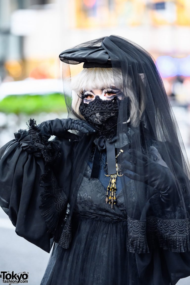 Japanese Shironuri Artist Minori in Dark Remake Harajuku Style w/ Black ...