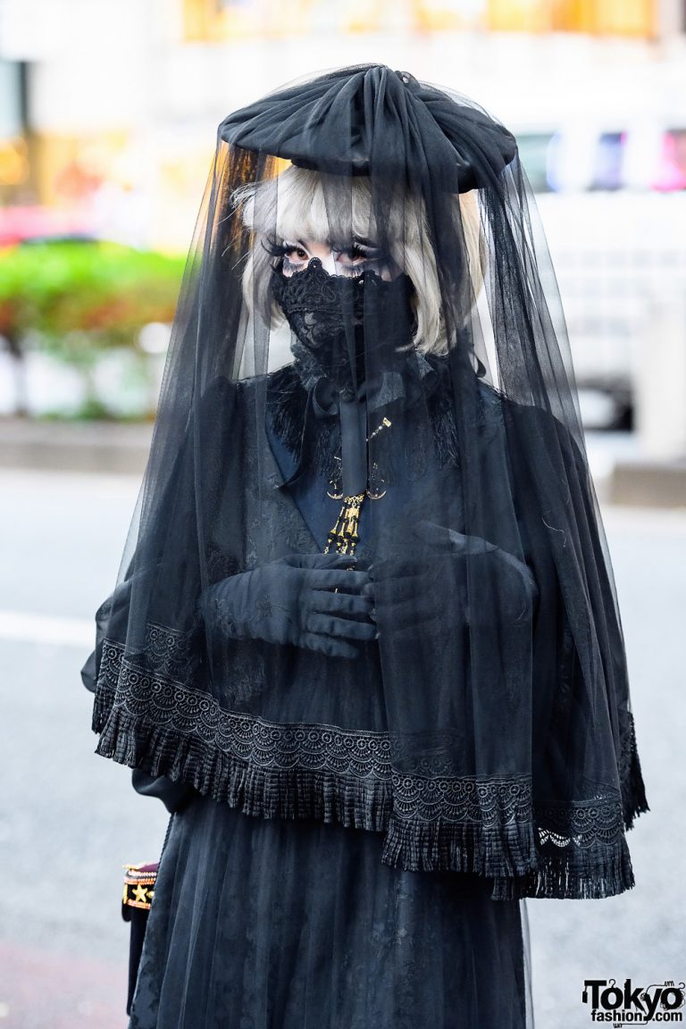 Japanese Shironuri Artist Minori in Dark Remake Harajuku Style w/ Black ...