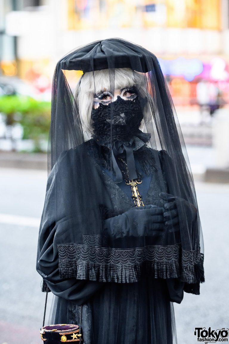 Japanese Shironuri Artist Minori in Dark Remake Harajuku Style w/ Black ...