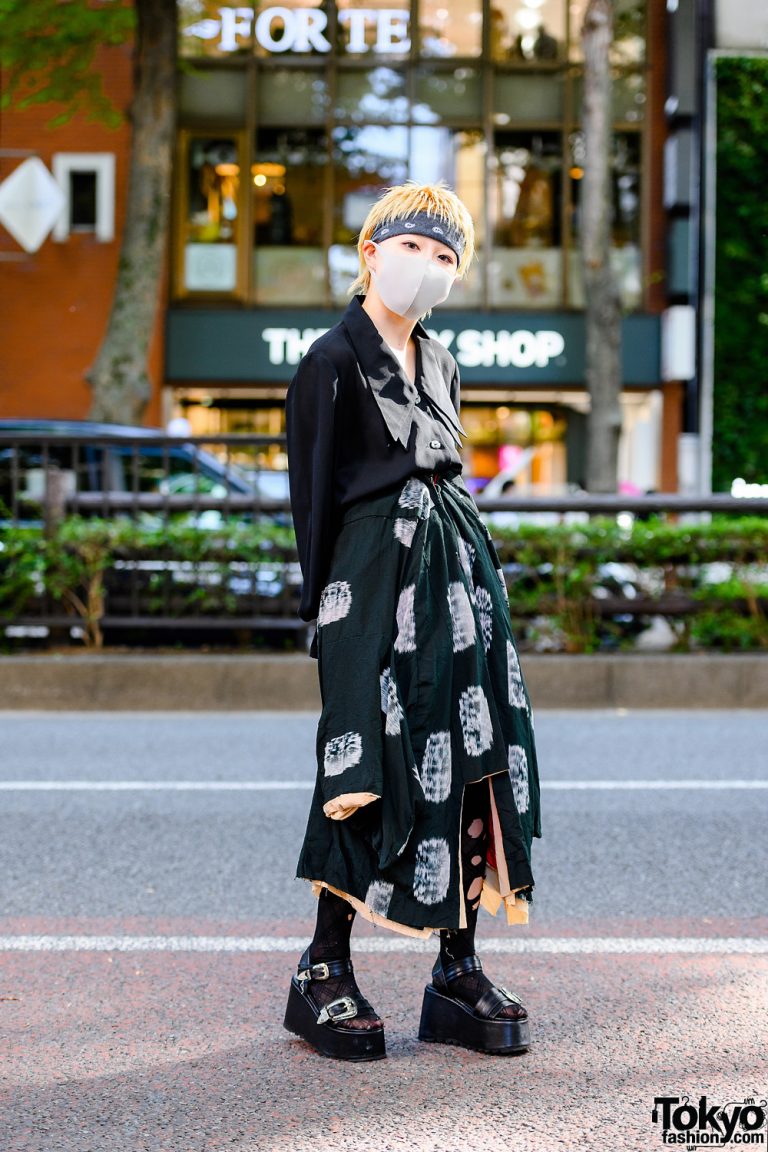 Japanese Fashion Student in Tokyo w/ Headband, Double Lapel Blouse ...