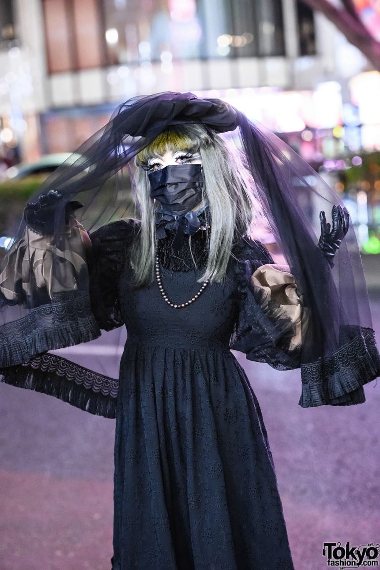 Japanese Shironuri Artist Minori Wearing A Handmade Veil & Black Lace ...