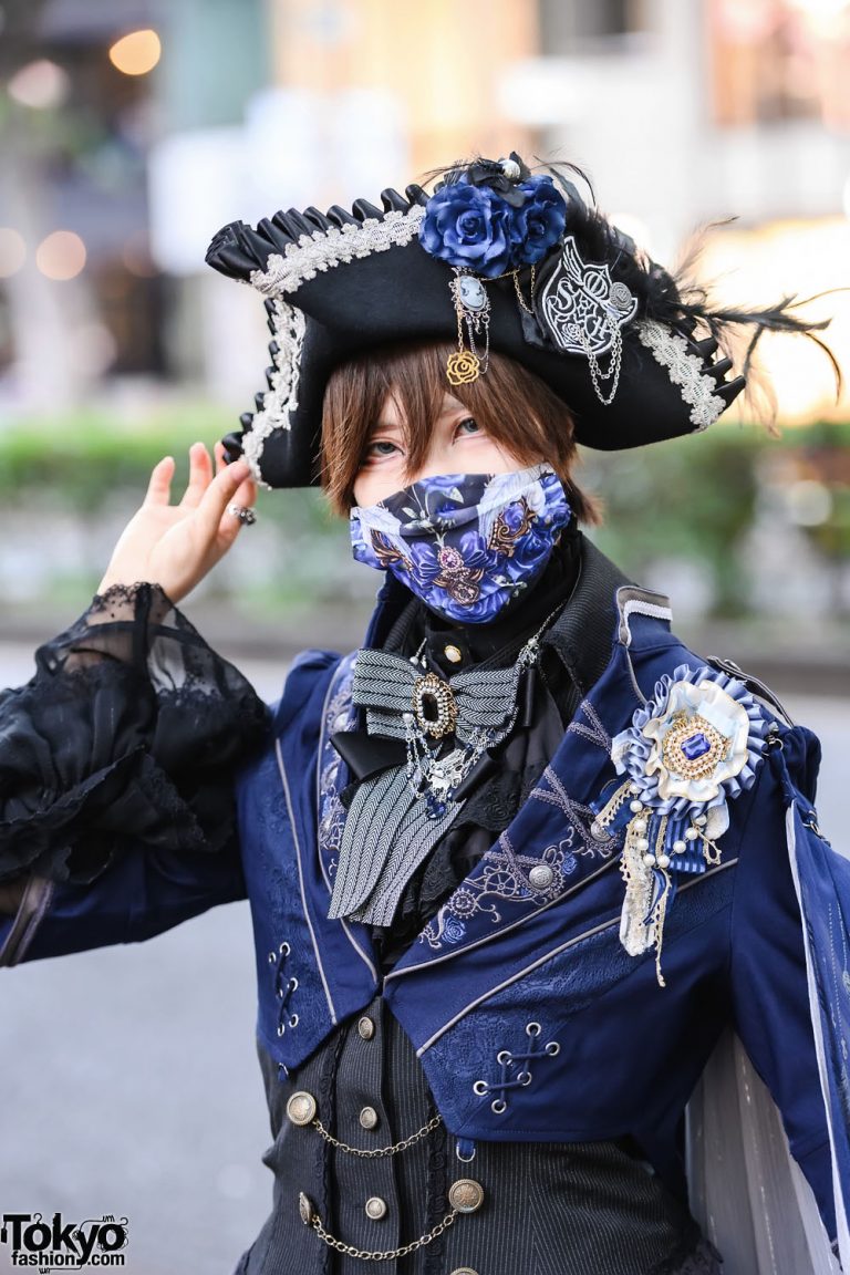 Japanese Steampunk Street Styles w/ Pirate Hat, Alice on Wednesday Face ...