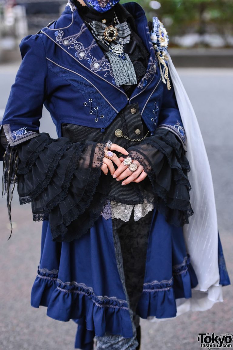 Japanese Steampunk Street Styles w/ Pirate Hat, Alice on Wednesday Face ...