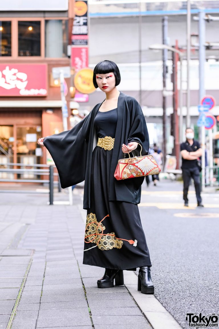 Japanese Fashion & Beauty TikToker in Vintage Kimono Street Style in ...