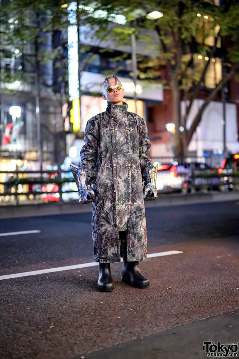 Korean Street Style in Harajuku, Japan w/ Giant Metal Glove & Thug Club ...