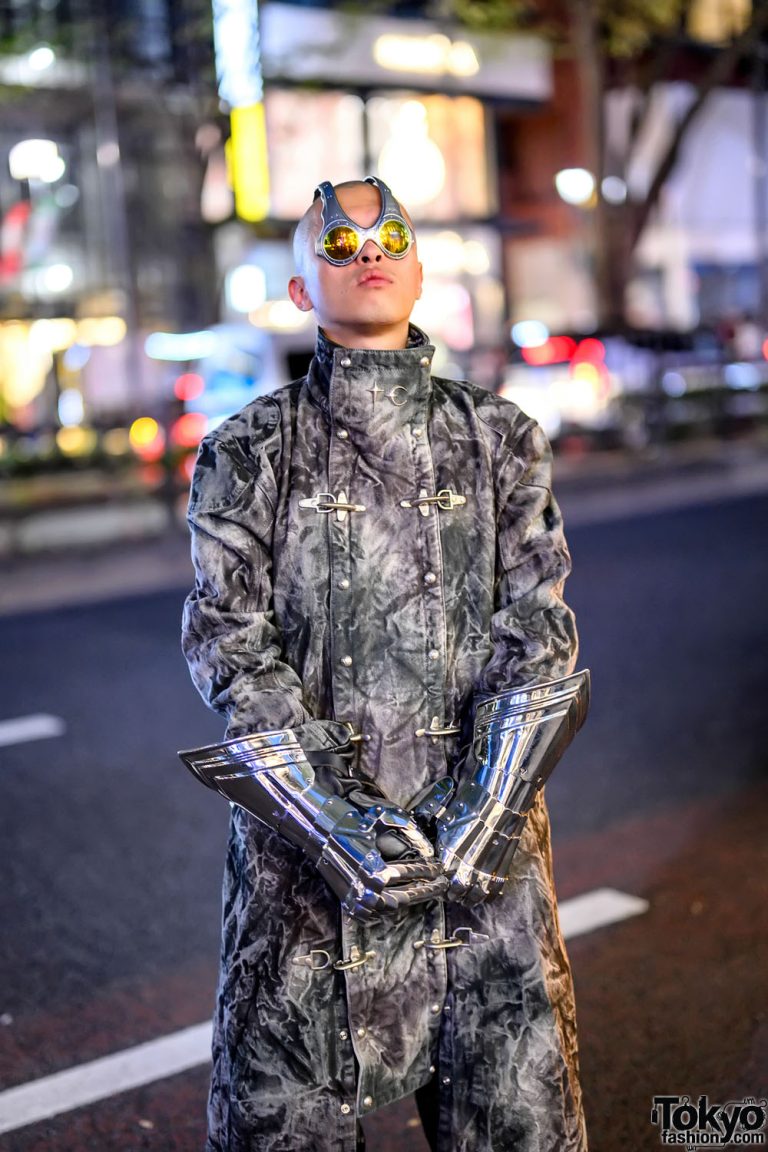 Korean Street Style in Harajuku, Japan w/ Giant Metal Glove & Thug Club ...