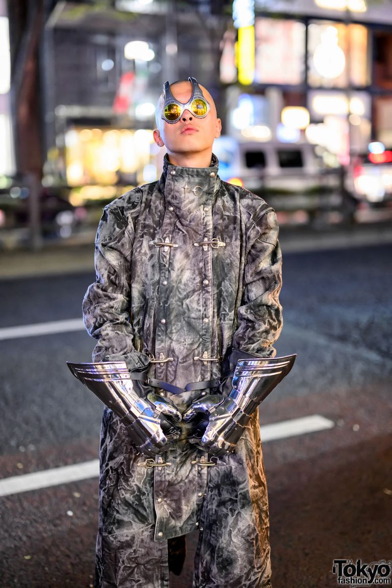 Korean Street Style in Harajuku, Japan w/ Giant Metal Glove & Thug Club ...